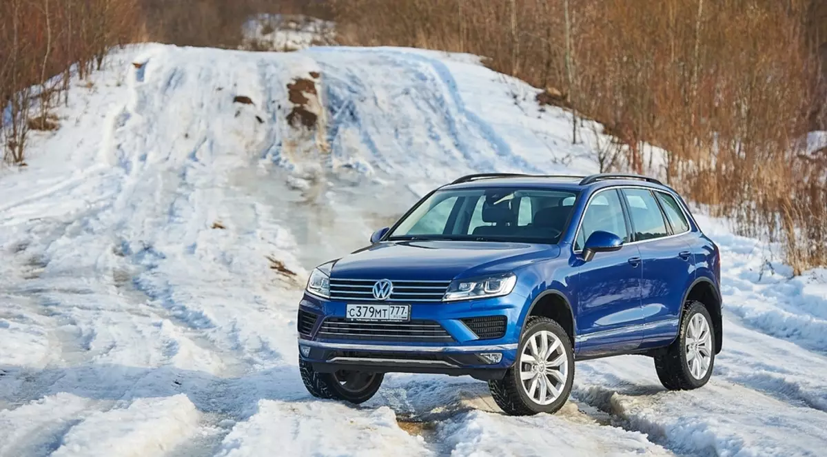 Gi-update sa Test Drive ang Volkswagen Touareg: Ogrechi Ebolusyon 1662_37