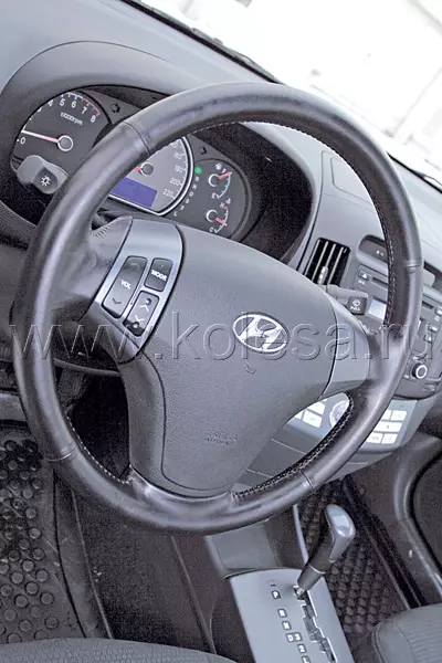 Hyundai Elantra: სრული 