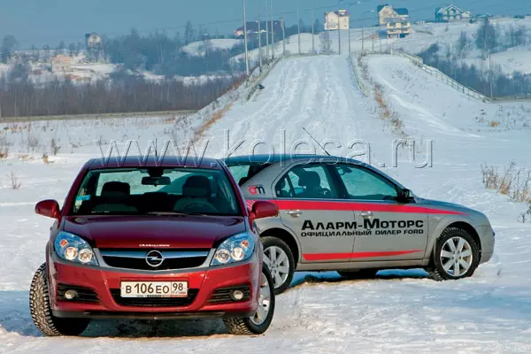 Opel Vectra vs. Ford Mondeo.