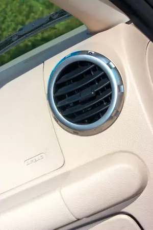 Os deflectores de ventilación que se solapan coa rotación espértanse en Audi TT