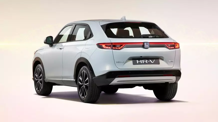 Honda HR-V Nuwe generasie vir Europa: Slegs baster, om van te kies - voor- of vierwielaandrywing 17365_3