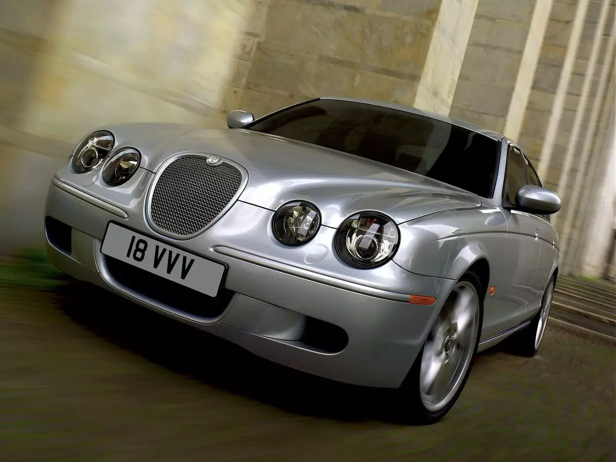 Jaguar S-Type 700 мың рубльге арналған 17492_1