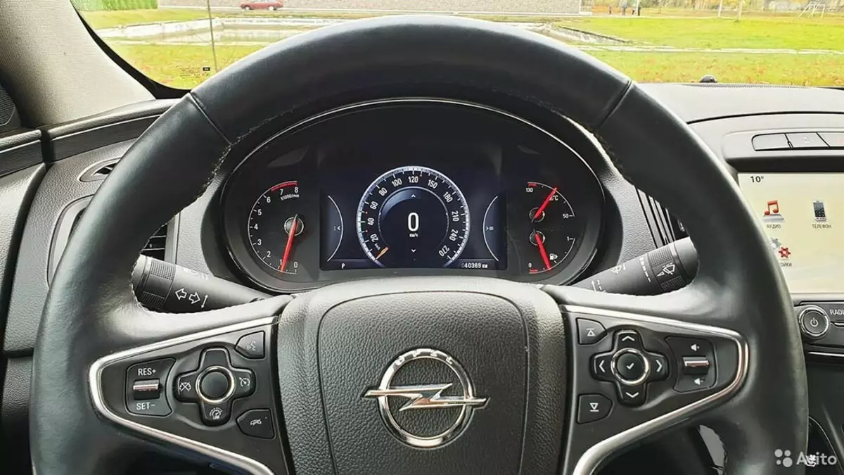 Opel Insignia fyrir 1 milljón rúblur 17499_19