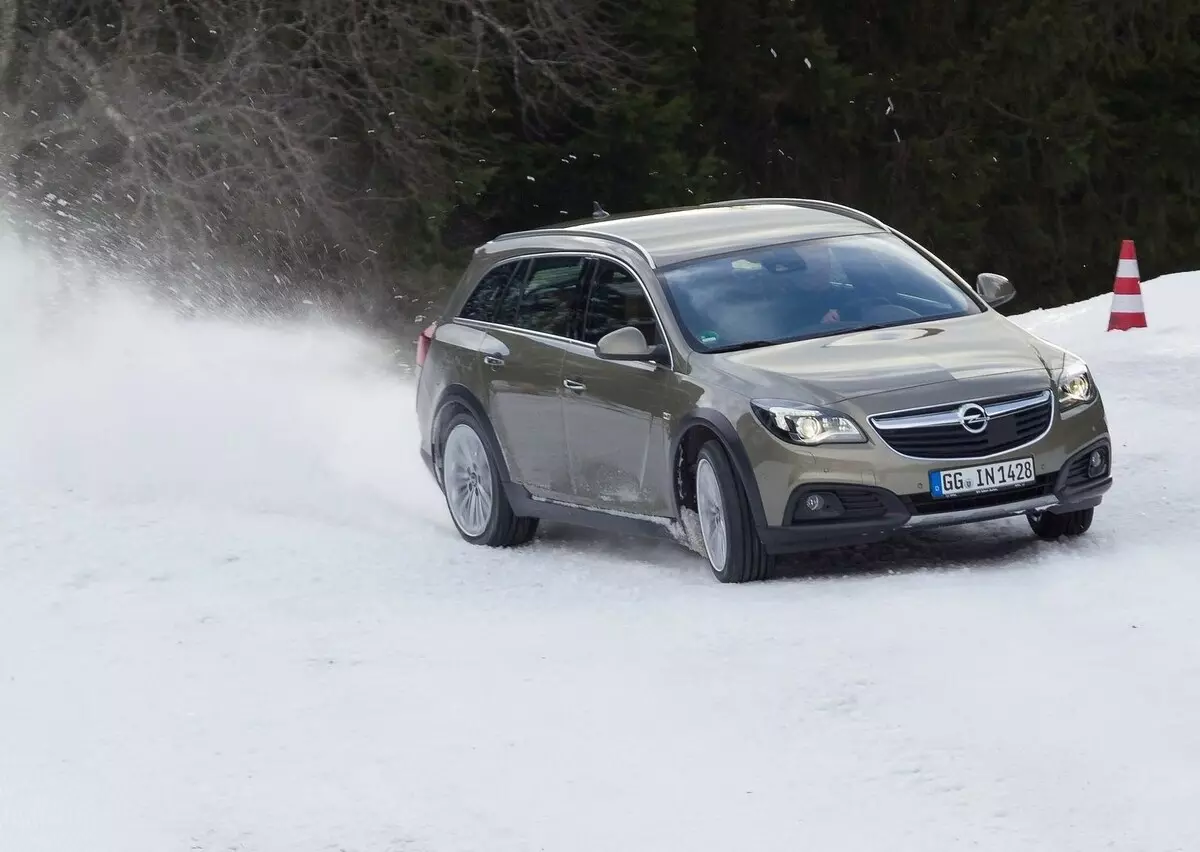 Opel Insignia alang sa 1 milyon nga rubles 17499_5