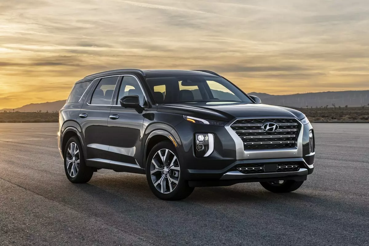 With the model Palisade Hyundai returns to the segment of full-sized crossovers