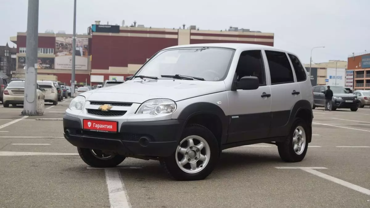 Chevrolet Niva: pirkuma rokasgrāmata 17543_31