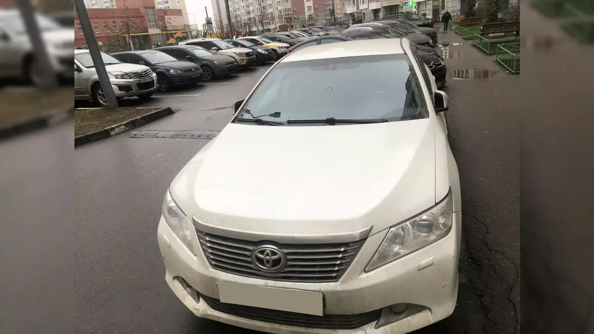 Ntuziaka Toyota Camry Voi ịzụta 17557_51