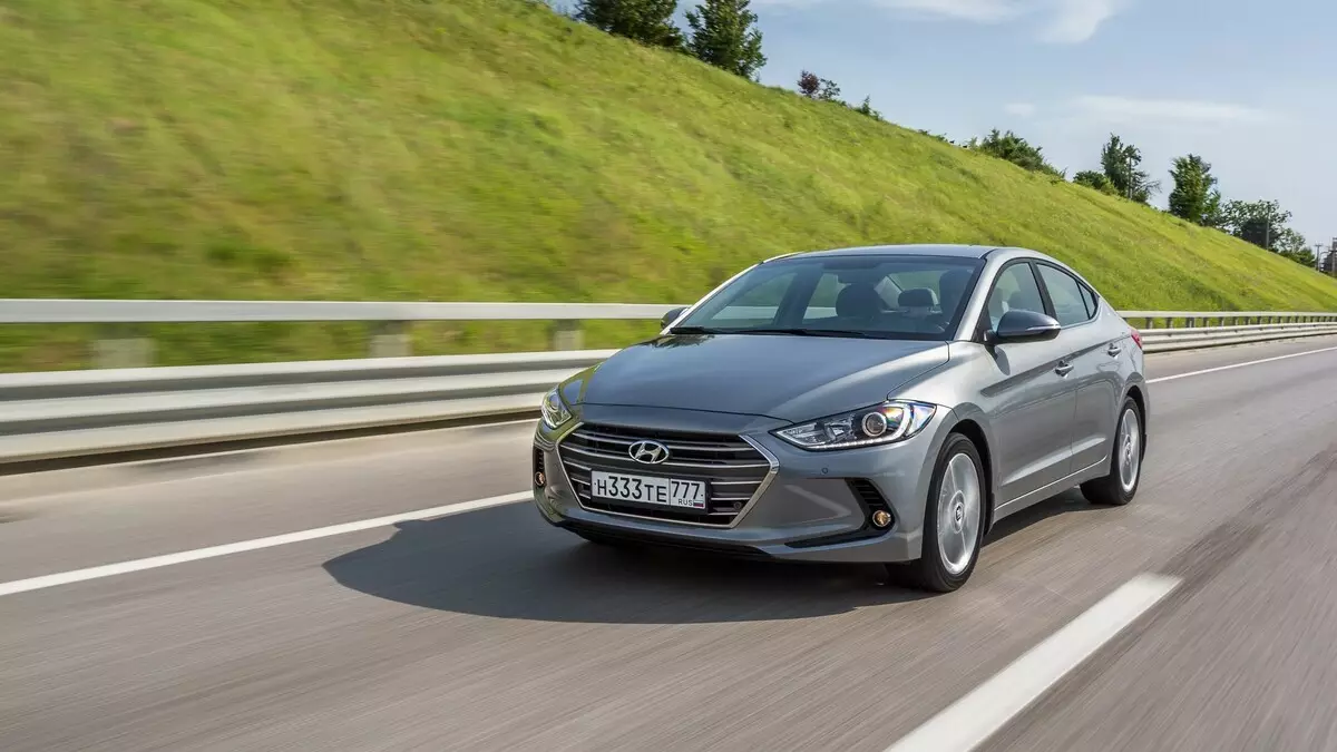 Sygyryk we ýaýlar ýok: Synag täze Hyundai Elannona synag 17703_46