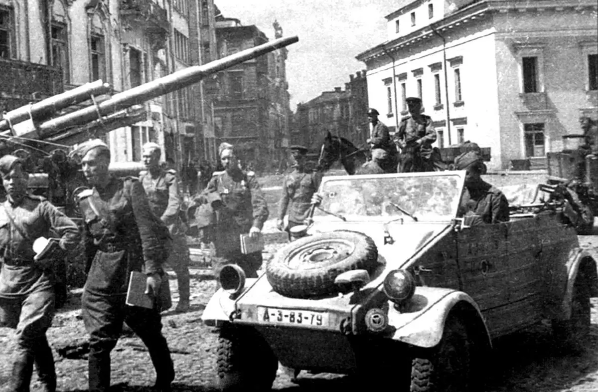 กองทัพ Suvs Wehrmacht 17715_25