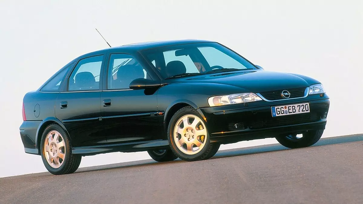 Esithombeni: Opel Vectra Hatchback (B) '1999-2002