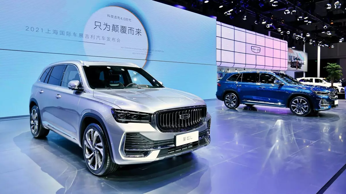 Конкурент Hyundai Santa Fe від Geely на платформі Volvo дебютував в Шанхаї і їде в РФ 17748_6
