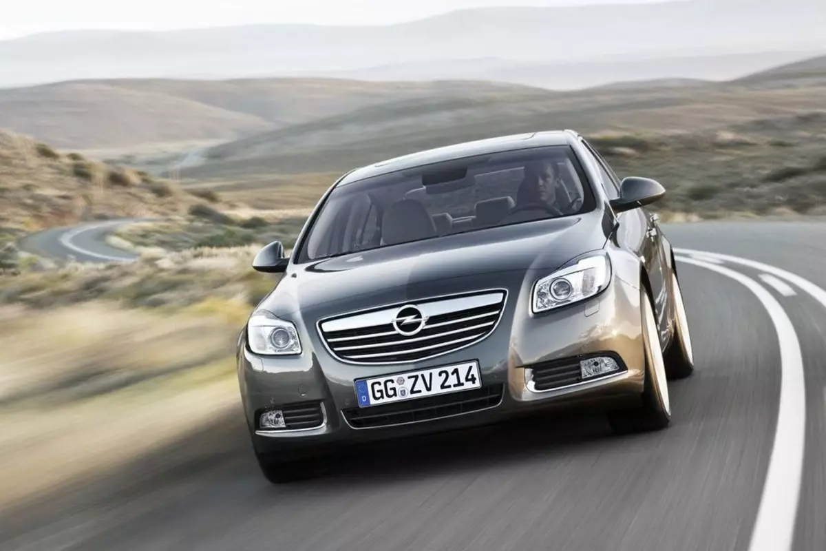 Opel-insignia_2009_1600x1200_Wallpaper_14.jpg