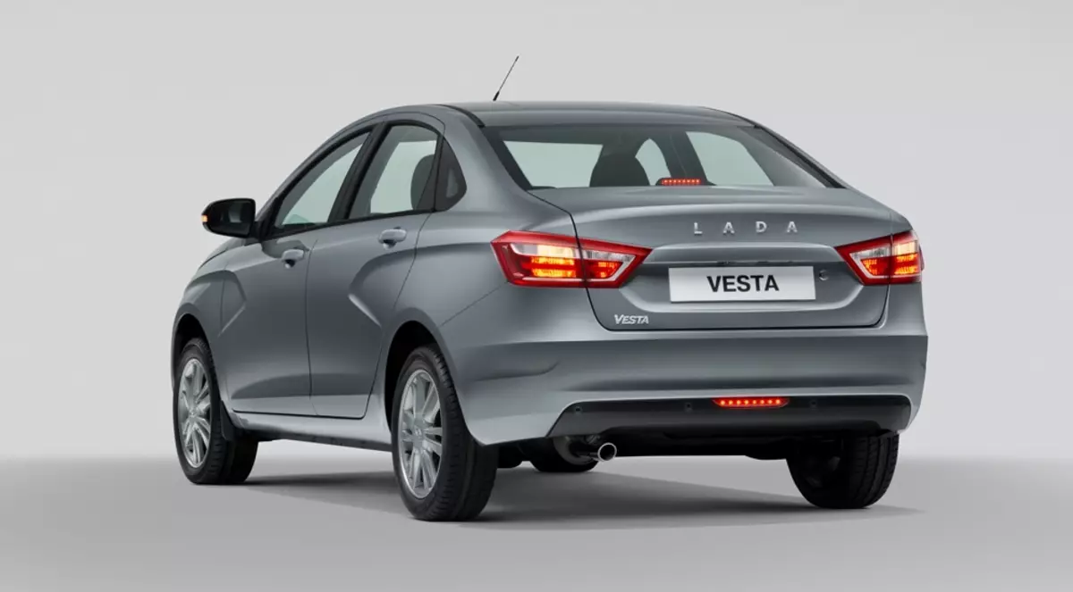 Vesta sedan and other LADA models are available at competitive prices. 18162_4