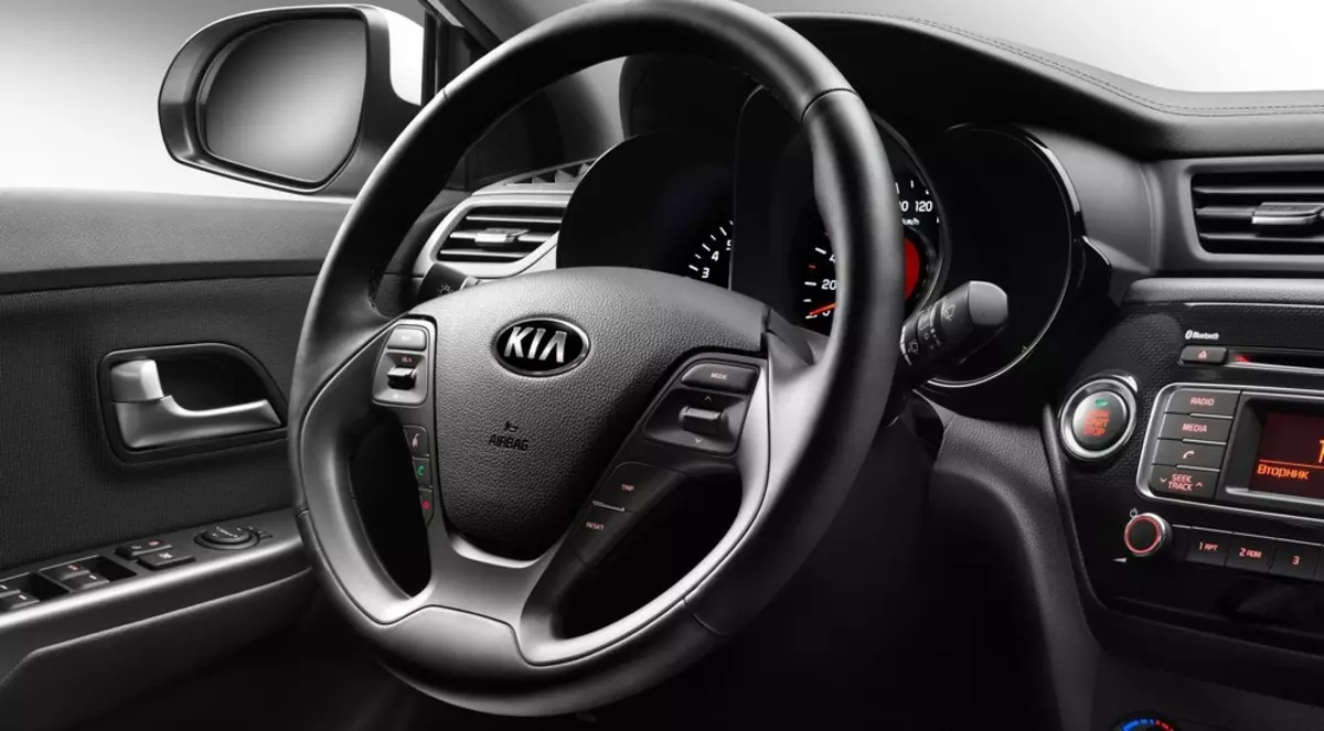 Kia spoke about prices and equipment of the updated sedan Rio 18186_6