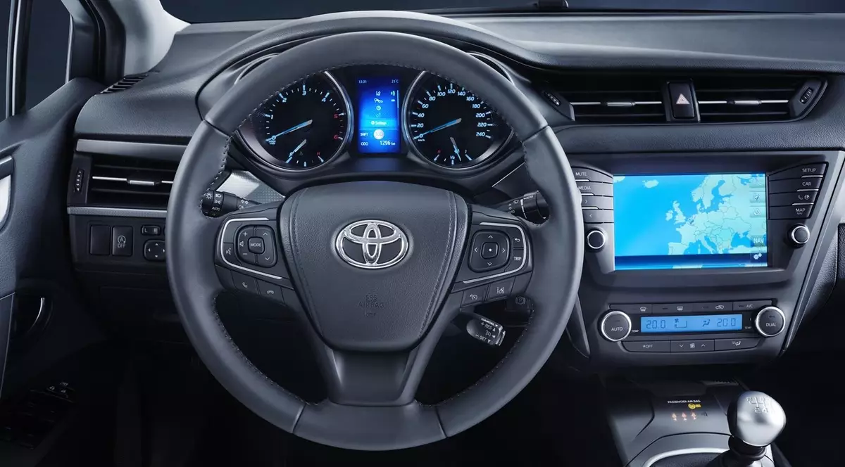 Updated Toyota Auris和Avensis抵達日內瓦，並擁有復雜的“創新安全系統” 18203_24
