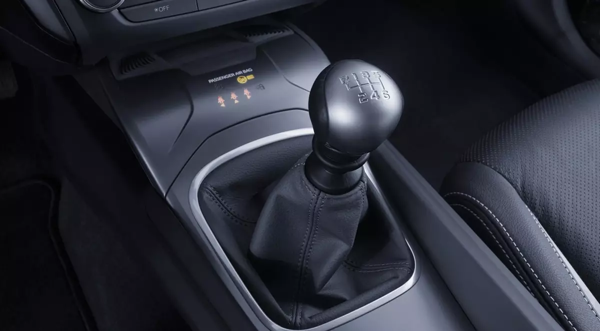 Updated Toyota Auris和Avensis抵達日內瓦，並擁有復雜的“創新安全系統” 18203_29