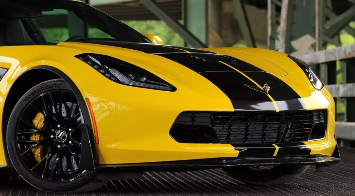 ឆ្នាំ 2015 - Corvette-Z06- ទទួលបាន-A-Procharger-in-Over-1000-HP_3.jpg