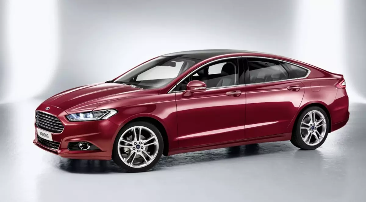 Ford_mondeo_hatchback_11.jpeg.