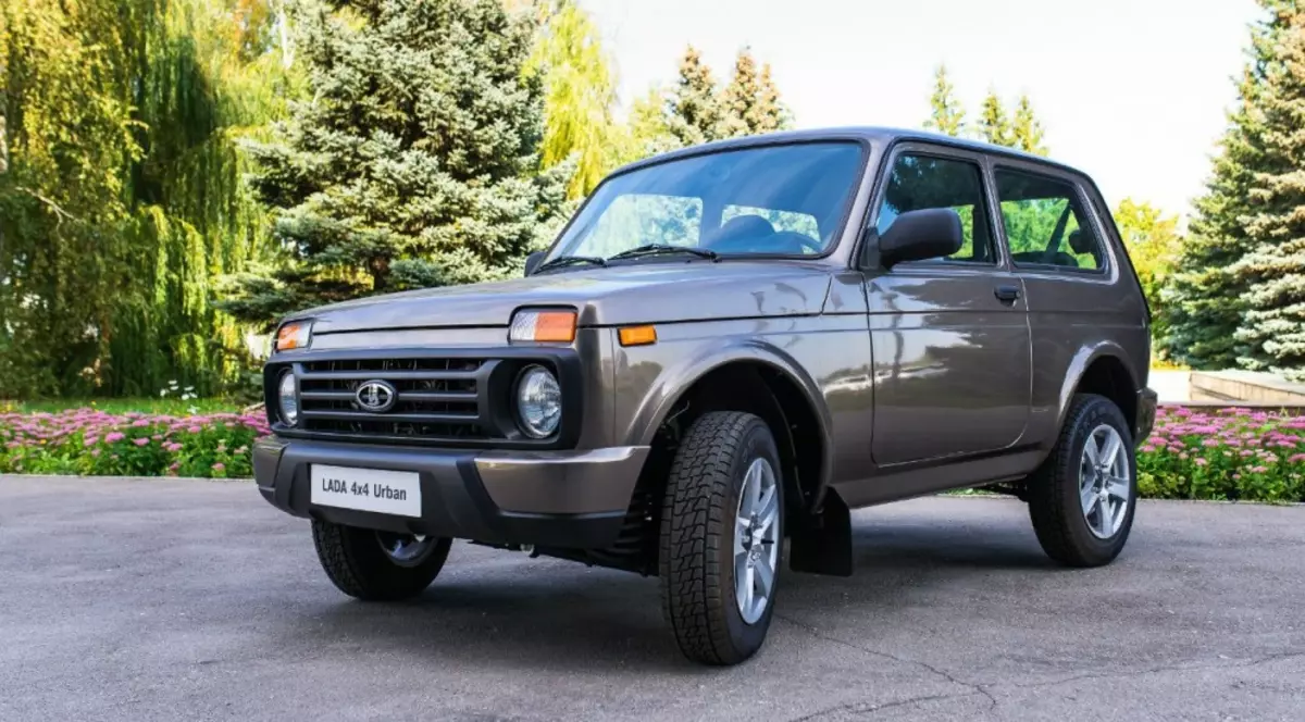 AVTOVAZ yuav pom zoo rau cov tswvyim ntawm Lada 4x4 thaum xyoo 2015 18454_2