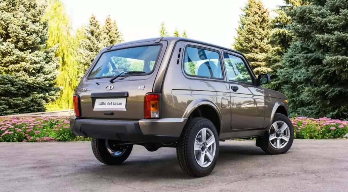 AVTOVAZ yuav pom zoo rau cov tswvyim ntawm Lada 4x4 thaum xyoo 2015 18454_4