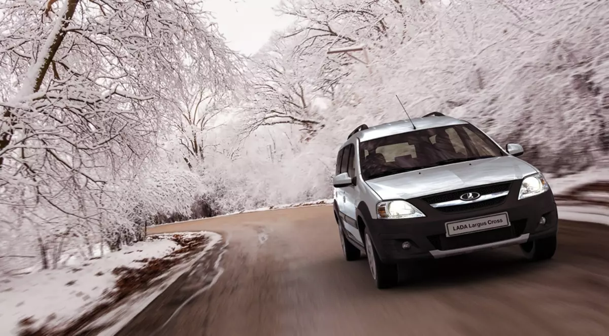 LADA-auto's Tot het einde van maart kunt u kopen tegen een korting van 100.000 roebel 18566_6