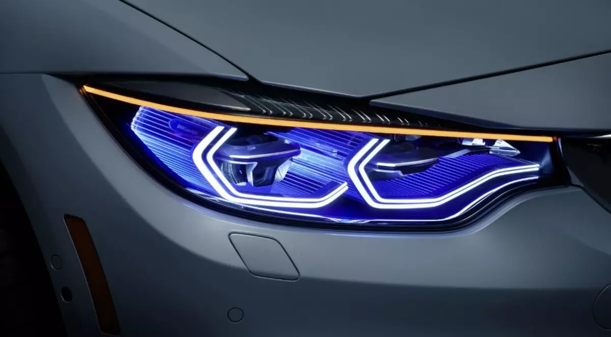 BMW je pokazal novo generacijo optike na konceptu ikonske svetlobe M4 18570_10