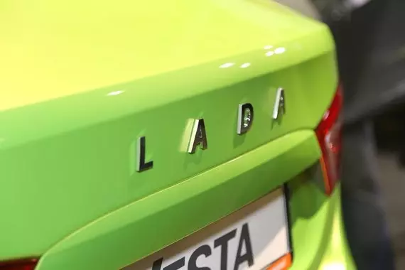 Lada Vesta Start Begin gestart met medium en top-end sets 18818_3