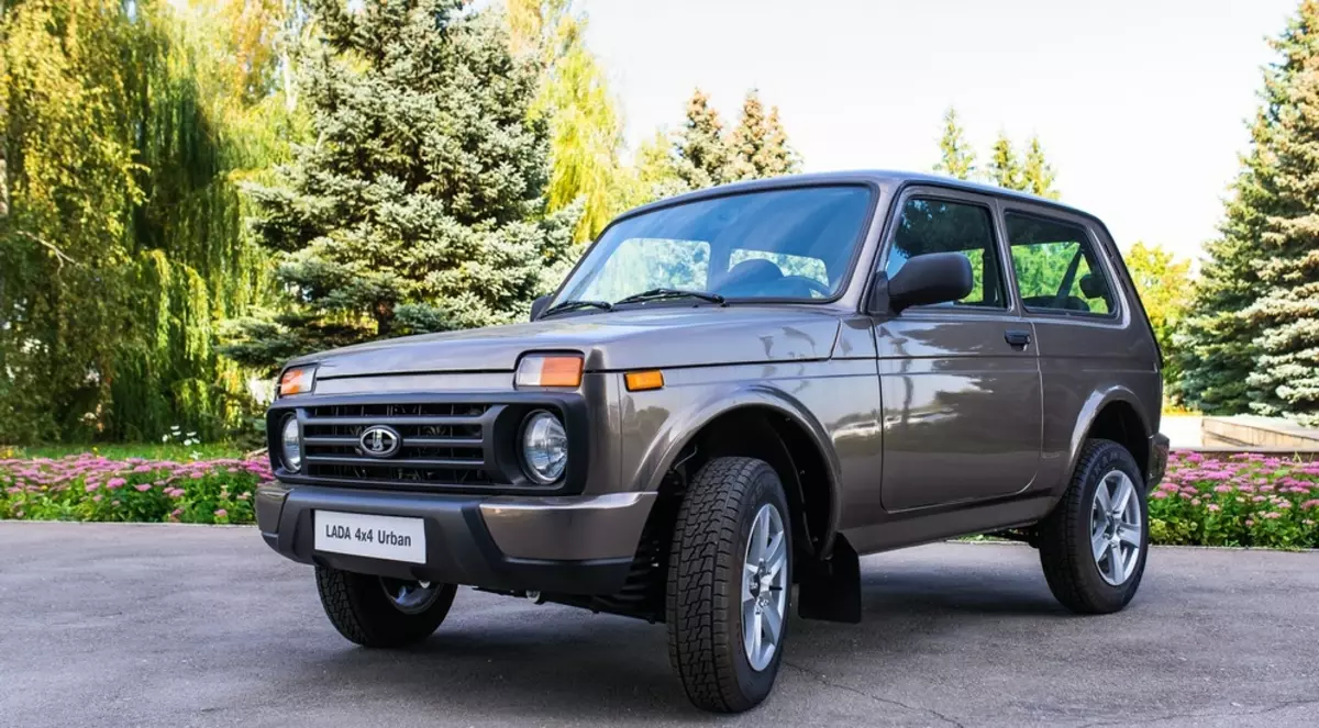 ئۇزۇن سىناق قوزغاتقۇچ Lada 4x4 شەھەر: بېگېموتقا قارشى ئەر 18948_11