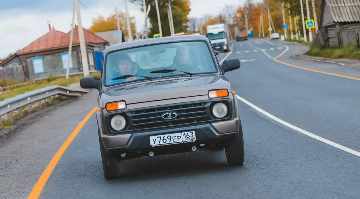 Long test drive Lada 4x4 Urban: Usa ka tawo batok sa hipster 18948_15