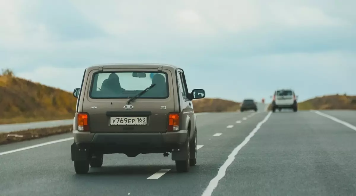 Long Test Drive Lada 4x4 Urban: En man mot hipster 18948_16