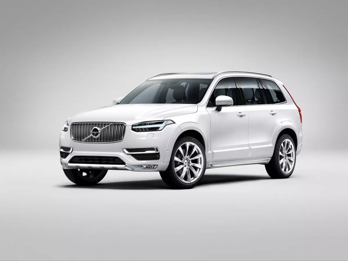 У Сеткі з'явілася выява новага красовер Volvo XC40 18988_2