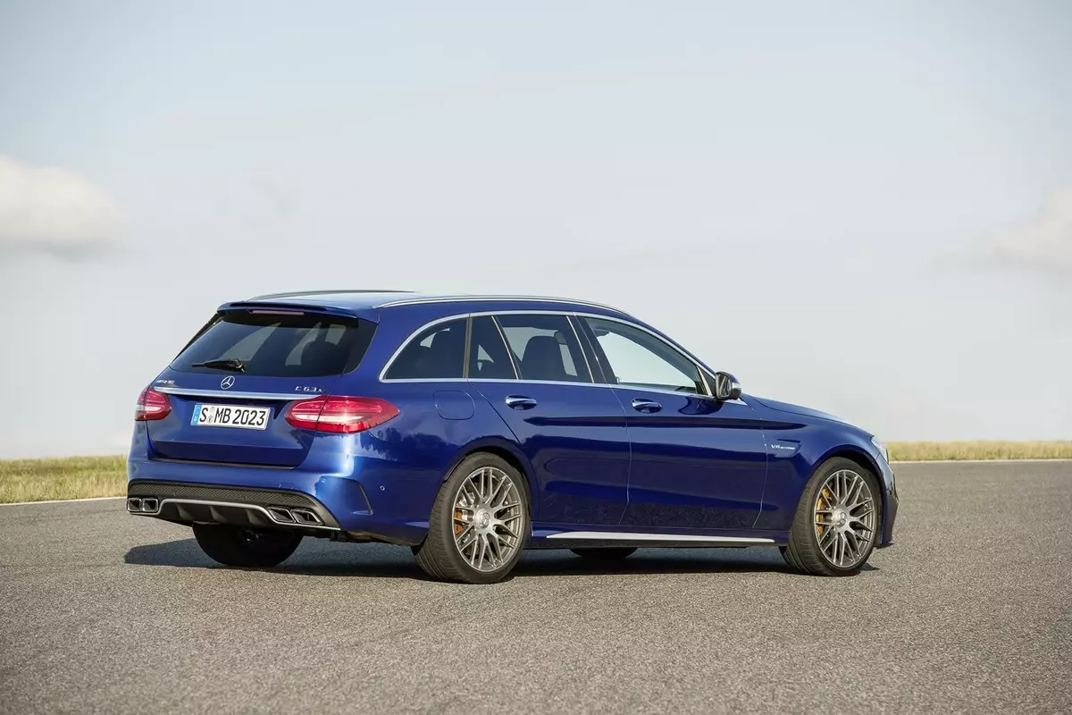 Mercedes-Benz stimmte die Kosten des neuen C 63 AMG aus 19021_6