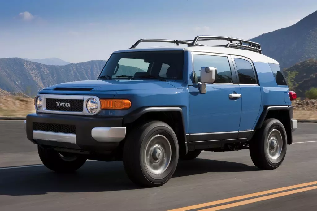 Toyota fj cruiser.