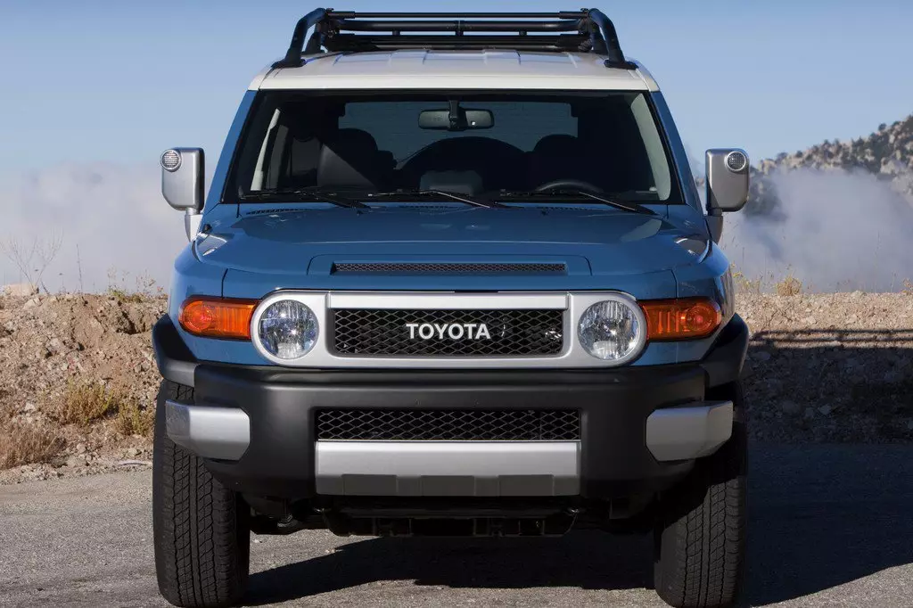 Toyota fj cruiser.