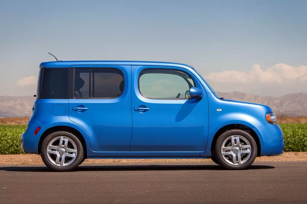 Nissan Cube.