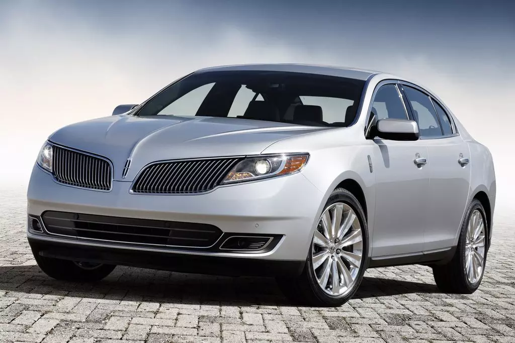 Lincoln MKs.