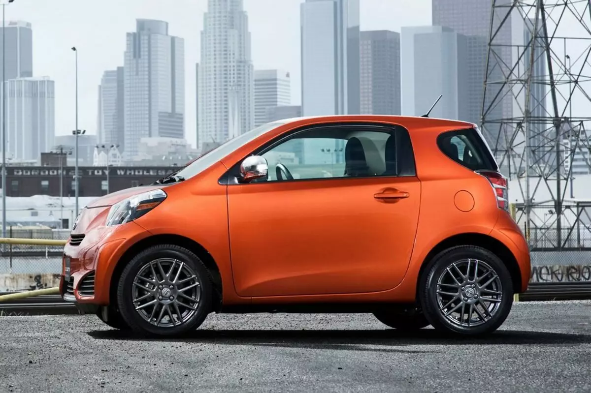 scion iq.