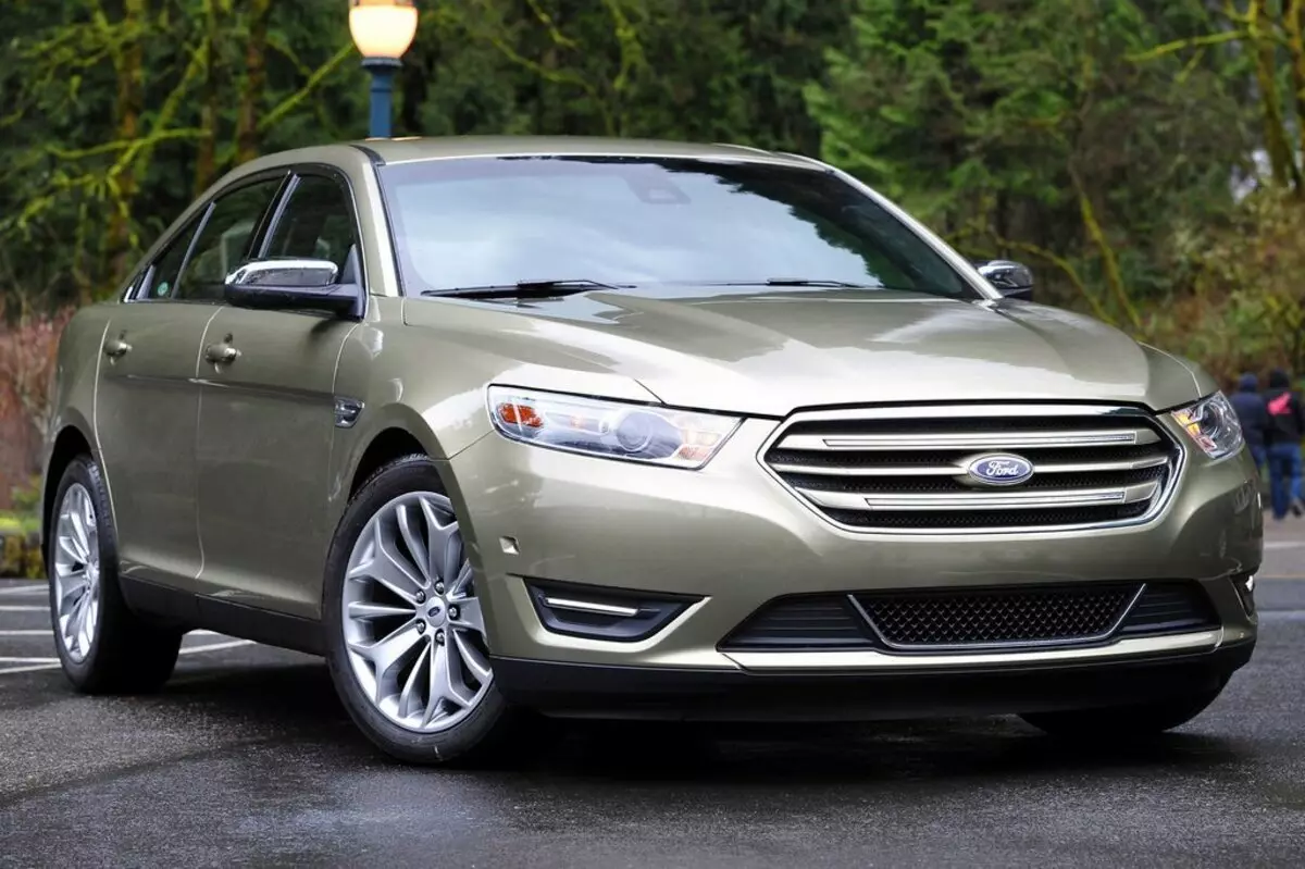 Ford taurus.