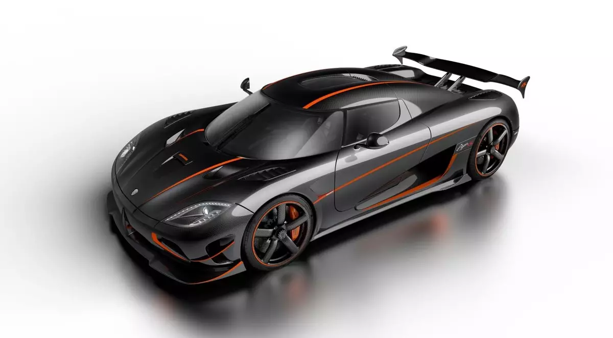 Koenigsegg mengatur perarakan 