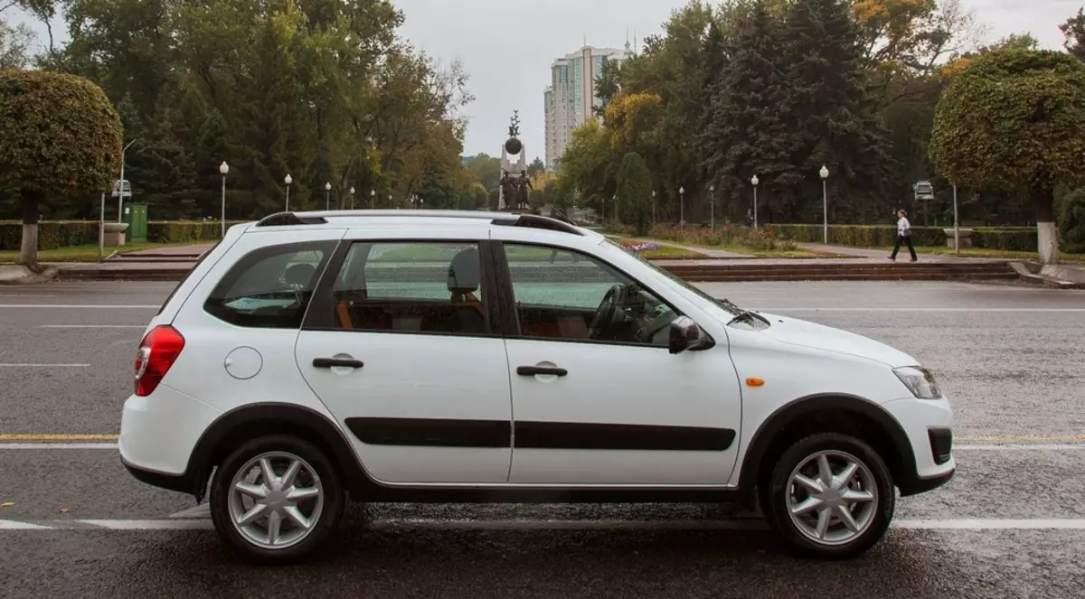 Test Drive Lada Kalina Cross: eszeptikoa deitzen dena 19263_1