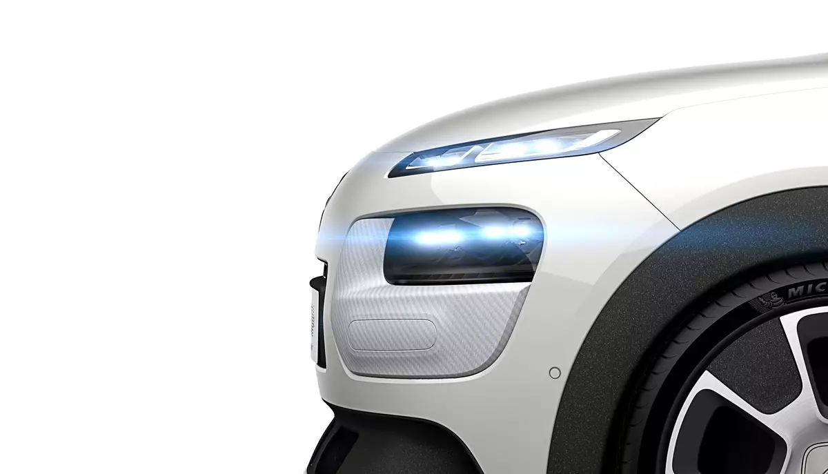 Citroen ha presentato un concetto di C4 Cactus Airflow 2L con un ibrido sull'aria compressa 19298_15