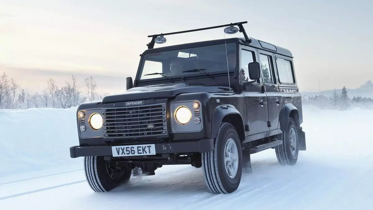 Ál mun ekki spara: Er það þess virði að kaupa land Rover Defender fyrir 1,5 milljónir rúblur 19818_1