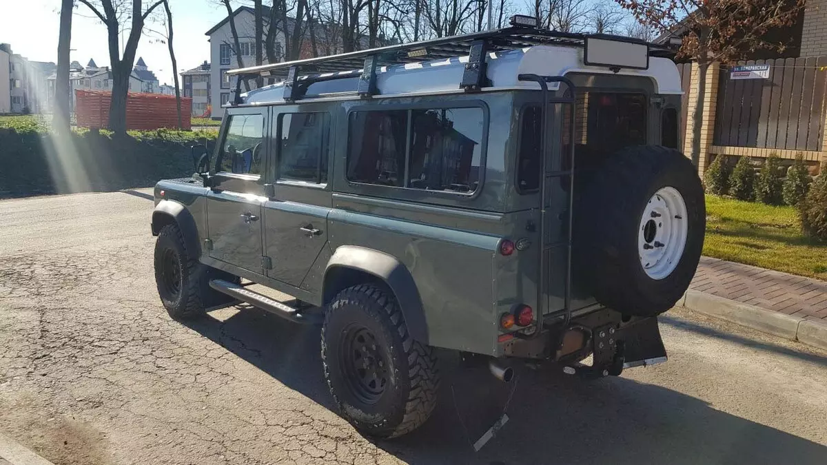 Aluminium vil ikke spare: Er det værd at købe Land Rover Defender for 1,5 millioner rubler 19818_16