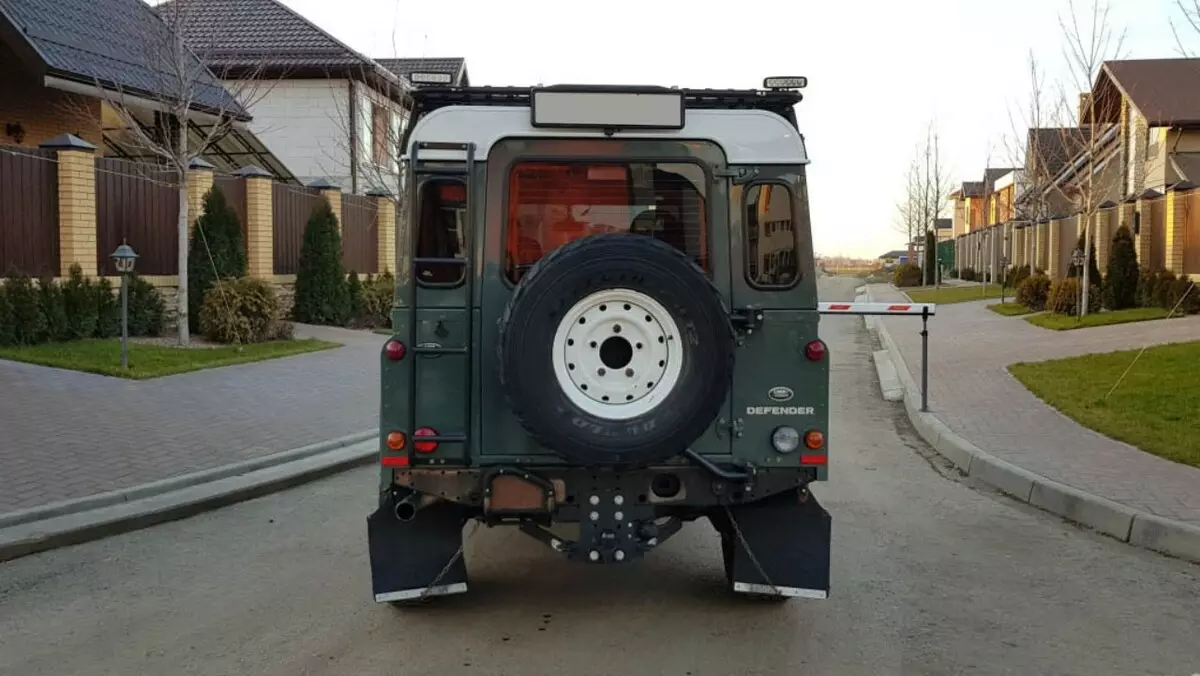 Aluminium nie zostanie zaoszczędzi: Czy warto kupować Land Rover Defender na 1,5 miliona rubli 19818_17