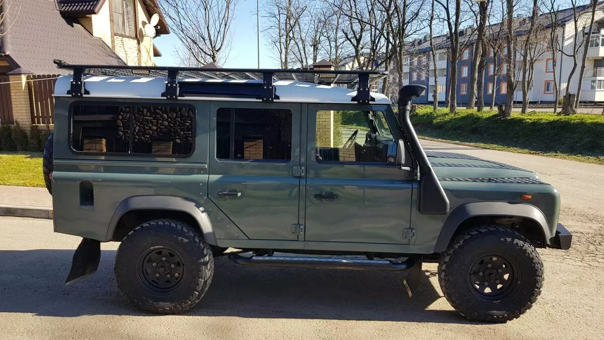 L'alumini no estalviarà: val la pena comprar Defensor de Land Rover per 1,5 milions de rubles 19818_19