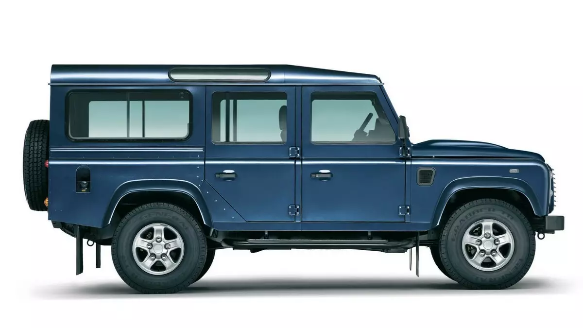 Aluminio ne ŝparos: Ĉu valoras aĉeti Land Rover Defender por 1,5 milionoj da rubloj 19818_3