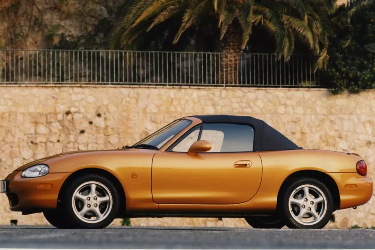 AutoWP.ru_Mazda_mx-5_adster_uk-sp_20.jpg