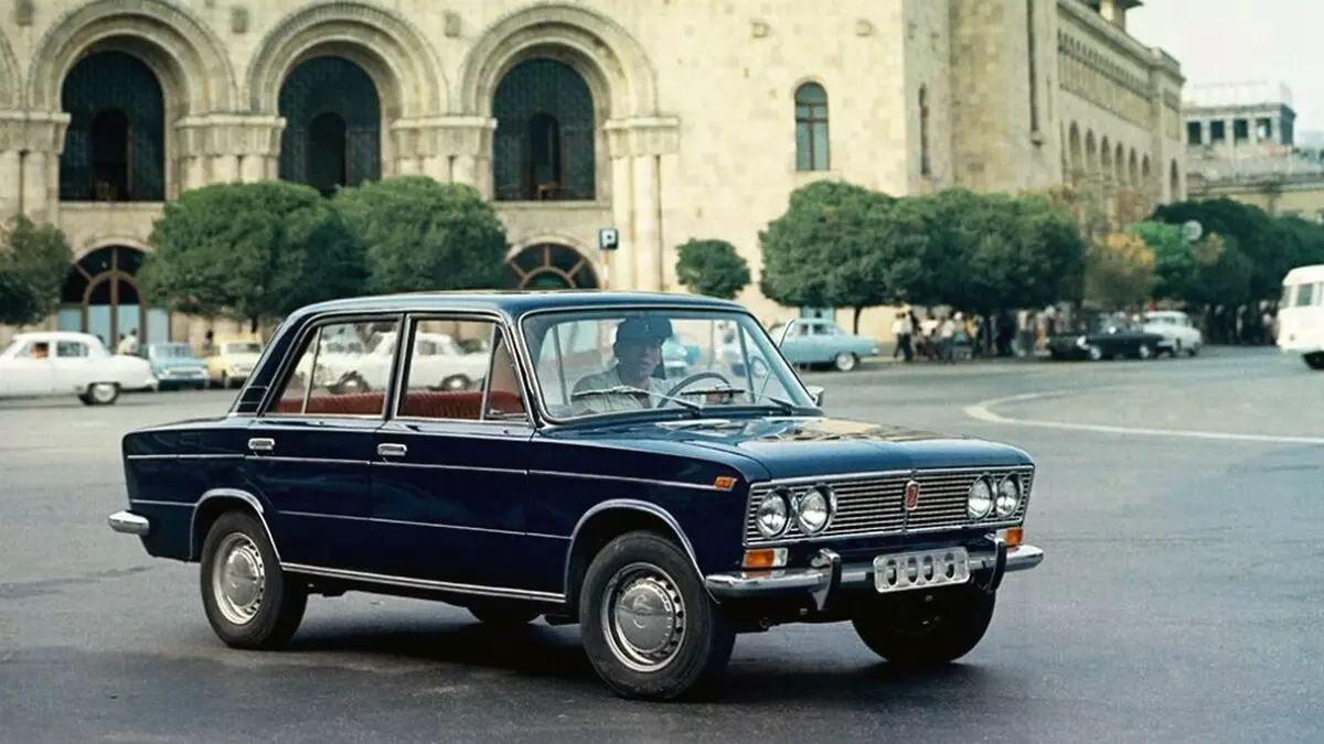 Dört göz vazo: VAZ-2103'ün gelişmesinin tarihi 19851_78