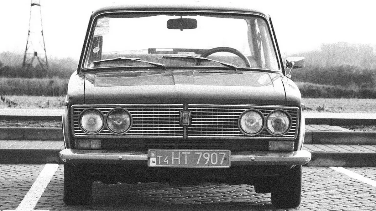 Dört göz vazo: VAZ-2103'ün gelişmesinin tarihi 19851_82