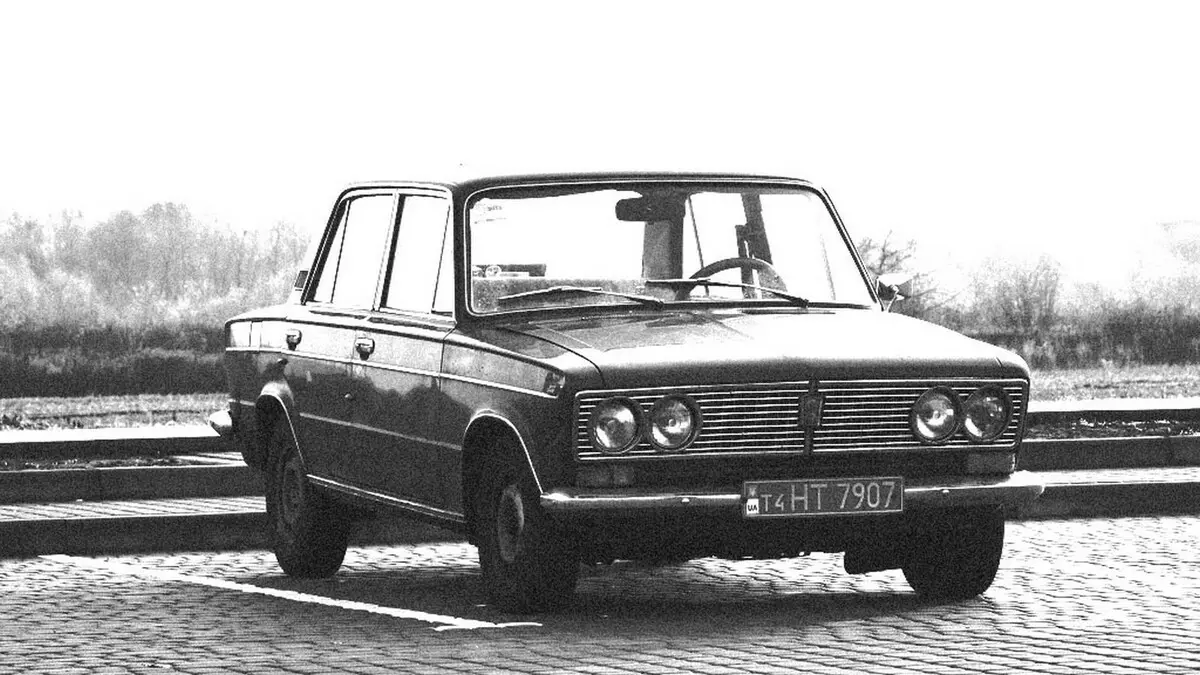 Dört göz vazo: VAZ-2103'ün gelişmesinin tarihi 19851_84